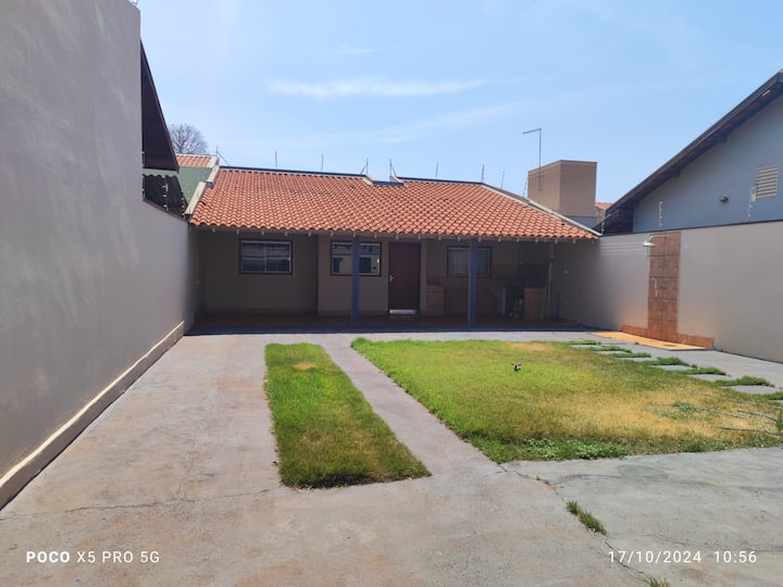 Casa Confortável E Quintal Amplo - Barretos