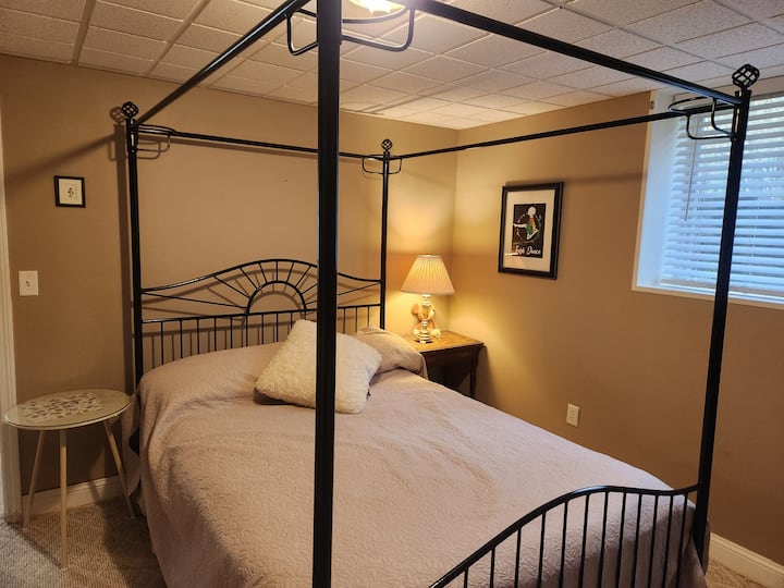 Fitchburg In-law Apartment - Willard Brook State Forest, West Townsend