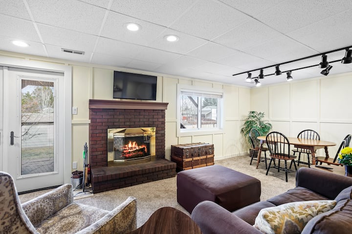 Sunny Private Guest Suite With W/d, Pets Welcome! - Broomfield, CO