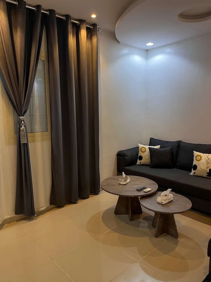 شقه عائليه دخول ذاتي بالحمدانيه - Jeddah