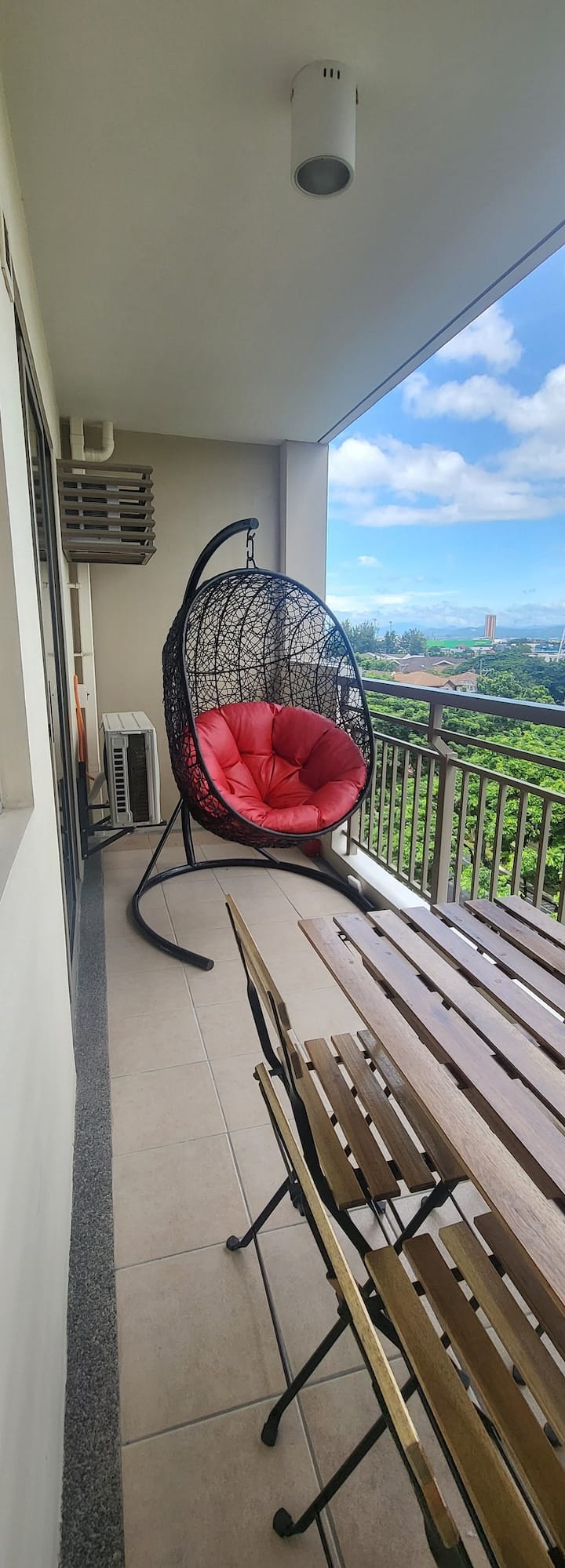 Mulberry Condos In Taguig W/ 1 Free Parking Slot - Taguig