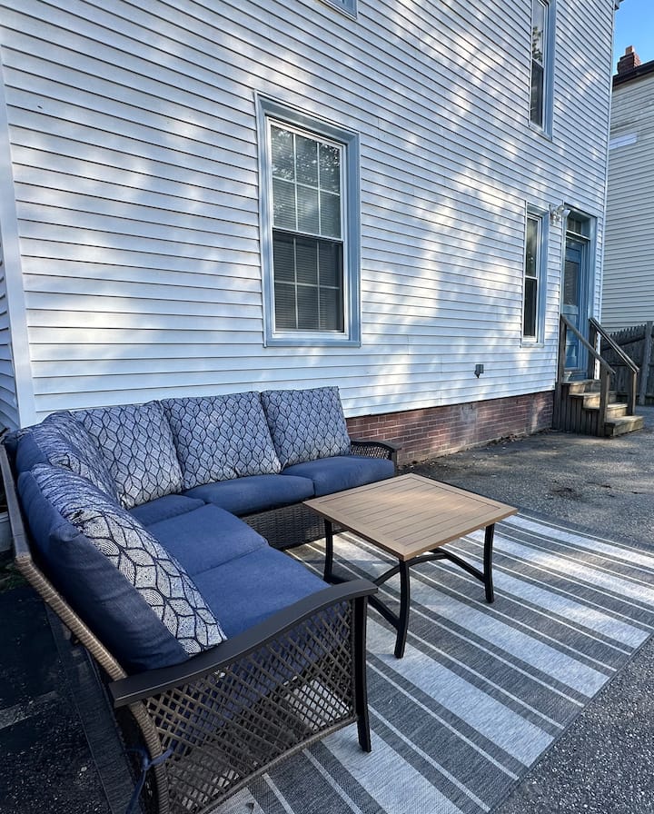 Sunny, 2 Br, Close To Downtown - Westbrook, ME