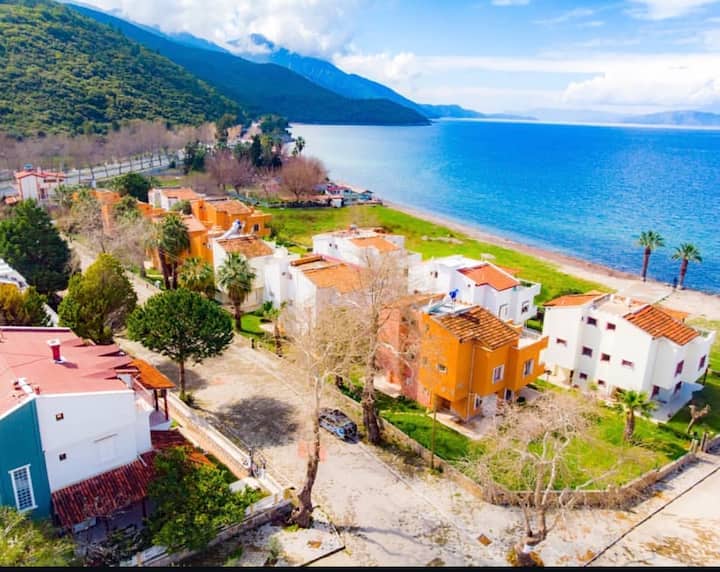 Denize Sıfır Bahçeli Sıfır Eşyalı Kiralık Villa - Davutlar
