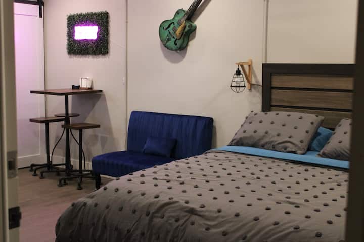 The Blue House (5 Minutes From  Gcu) - Phoenix, AZ