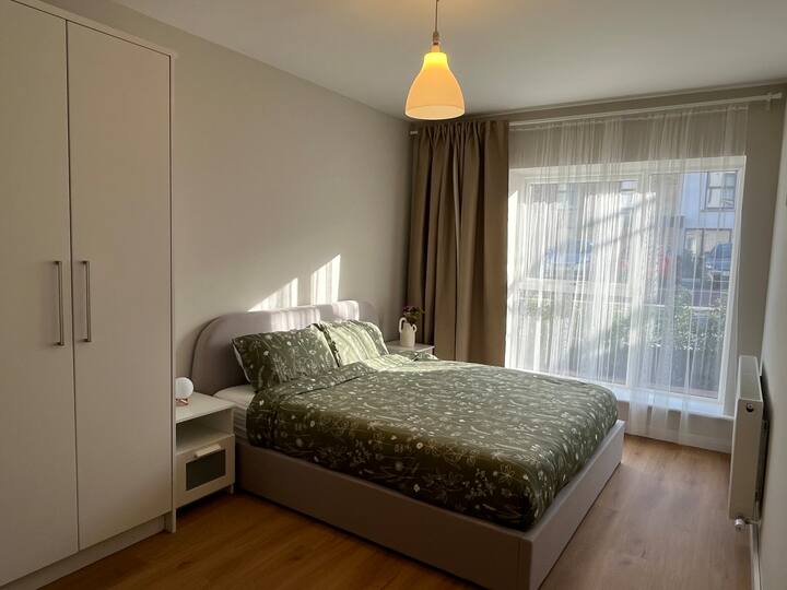 Modern Room In Dublin County - Leixlip