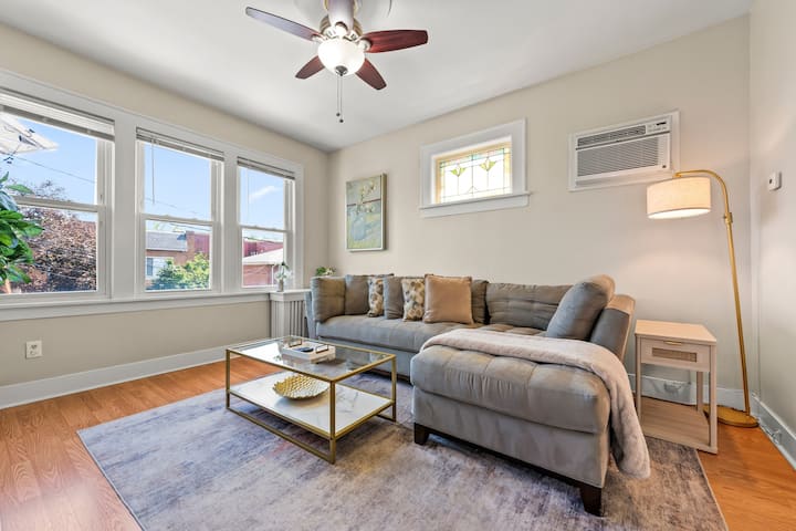 2-story Getaway W/ Game Room · 5 Min To Nyc Train - Staten Island, NY