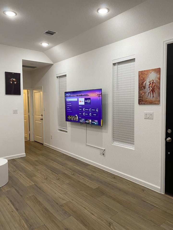 Luxury Suite With Own Garage - Sandy Point, TX