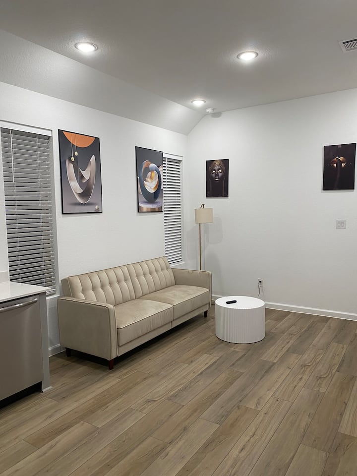 Luxury Suite W/ Garage – Great Short Stay Deal - Sandy Point, TX