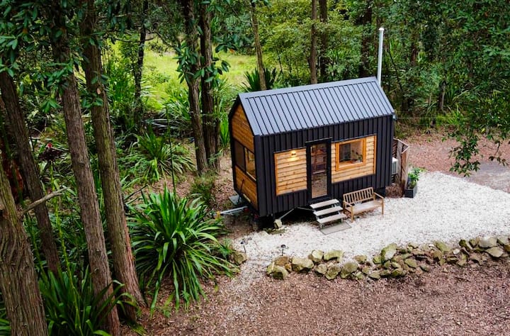 Tiny House - Twin Elks In Somersby - New South Wales