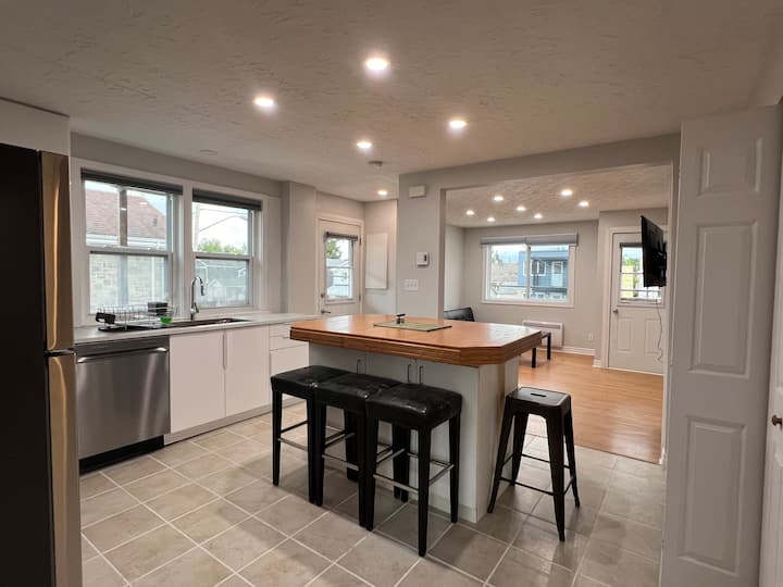 Sunny 3br Apartment With Open Concept Layout - Gatineau