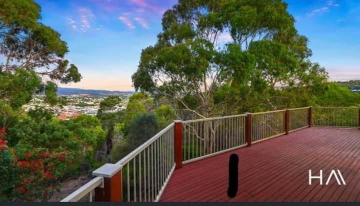 1 Mountain View House - Launceston