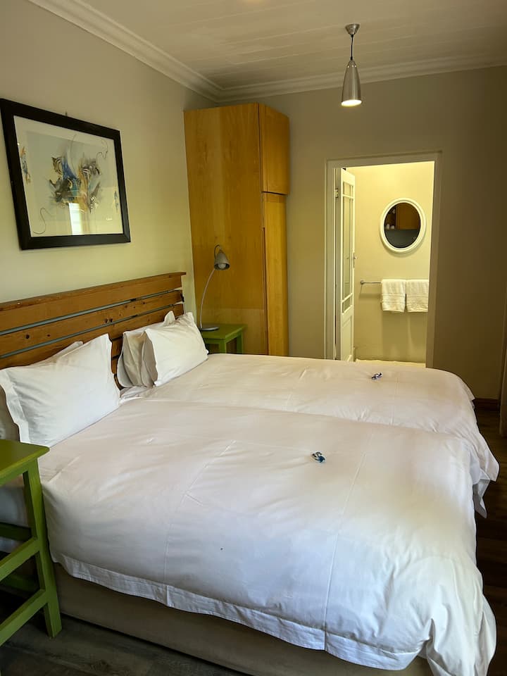 Teak Den Incl Shower And Small Kitchen At Kriluki - Kylemore