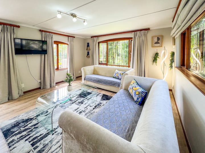 Spacious Unit In George For Families & Couples - George