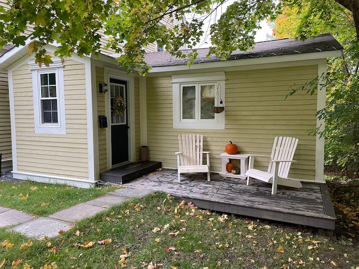 Curling’s Ridge Guesthouse - 2 Bedrooms - Corner Brook