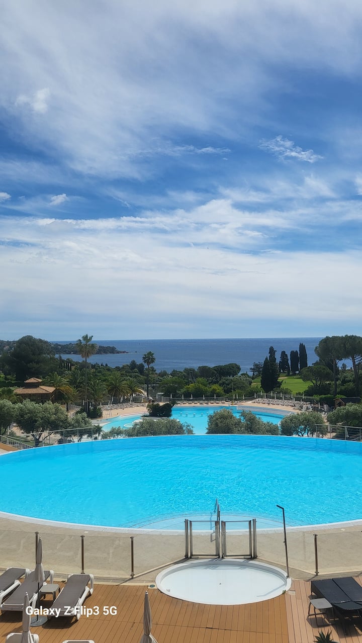 Cap Esterel Piscine/mer/parking - Agay