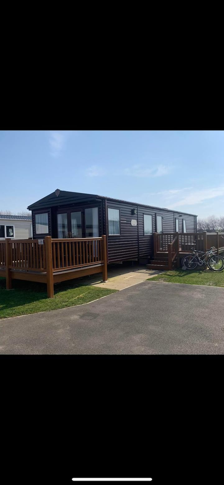 Tattershall Lakes Cosy Cabin - Woodhall Spa