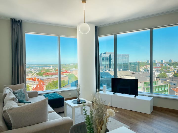 Stylish 11th-floor Sea View Stay - 塔林