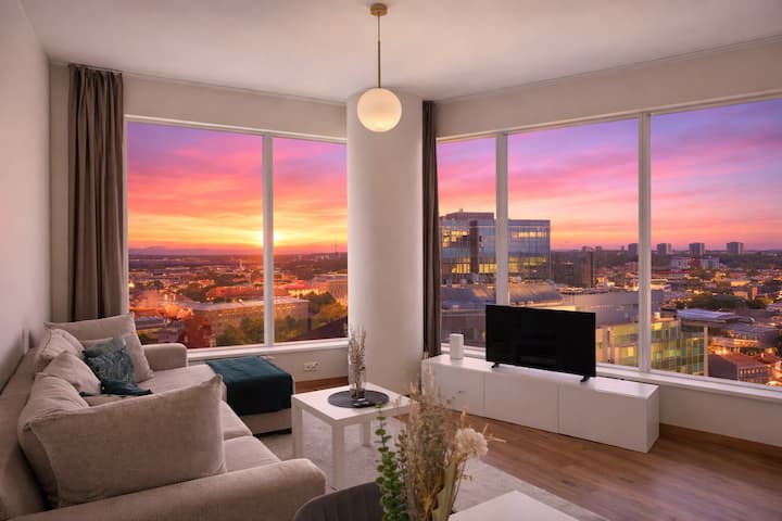 Stylish 11th-floor Sea View Stay - Tallinn