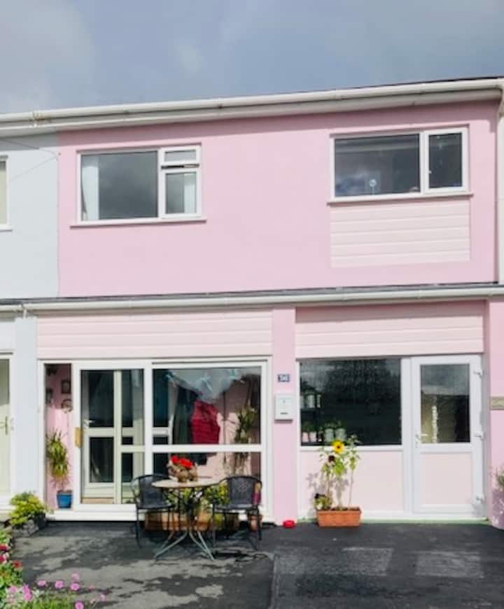 Saundersfoot Seaside Stay At Grandma’s + Breakfast - Saundersfoot