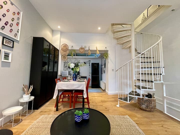 2 Bed House Sleeps Up To 6: Central London - London