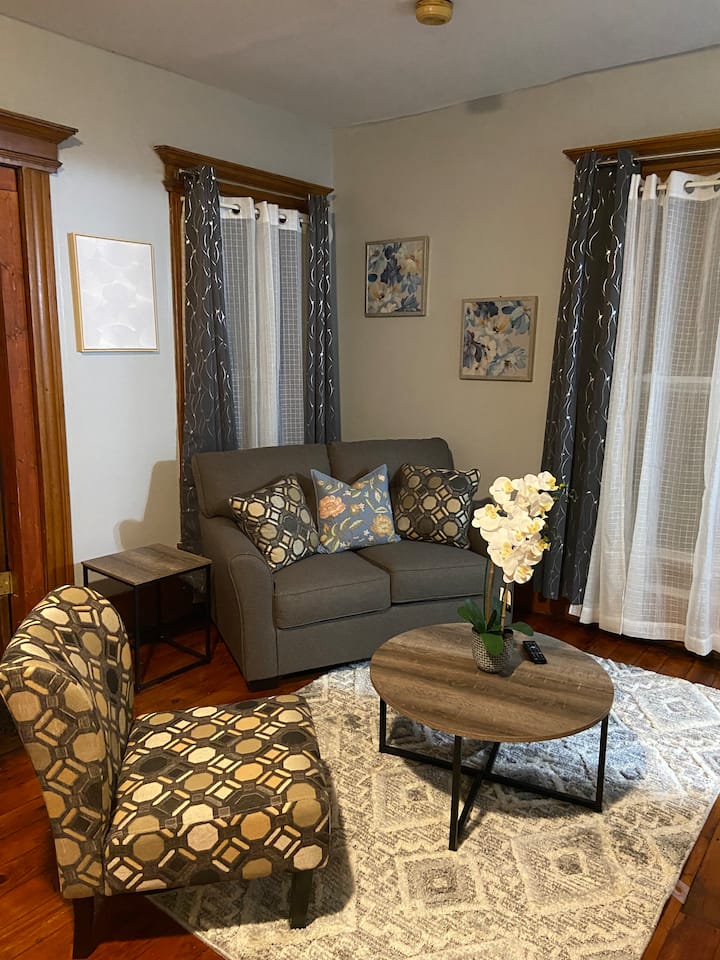 Cozy One Bedroom Apartment - Syracuse, NY
