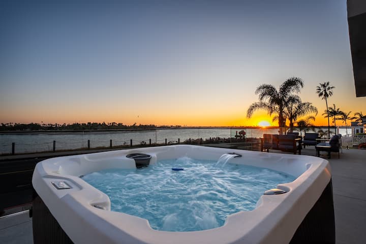 Captivating Bayfront View Home 5br+5ba Pool Hottub - Mission Beach - San Diego