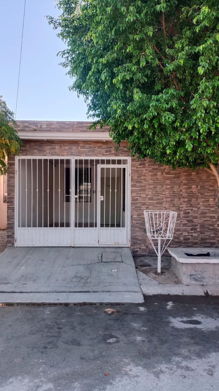 Acogedora Casa Con Cochera - Torreón
