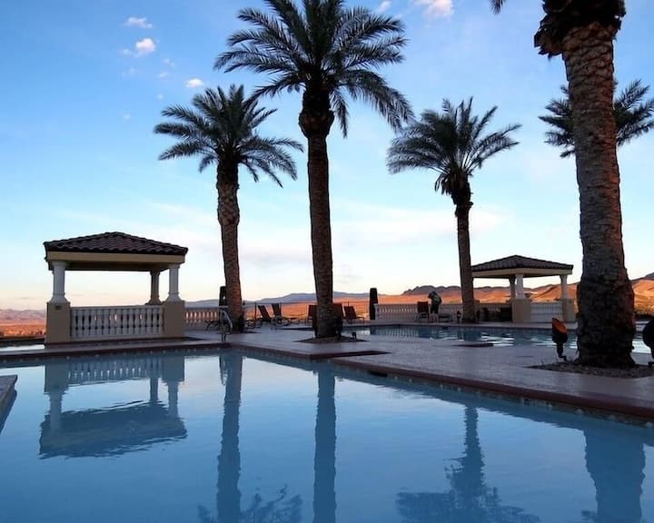 Luxurious Lake Las Vegas Living! - Henderson, NV