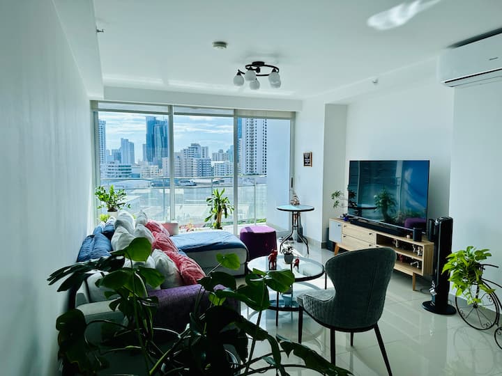 Habitación Con Cama Full En El Cangrejo - Panama