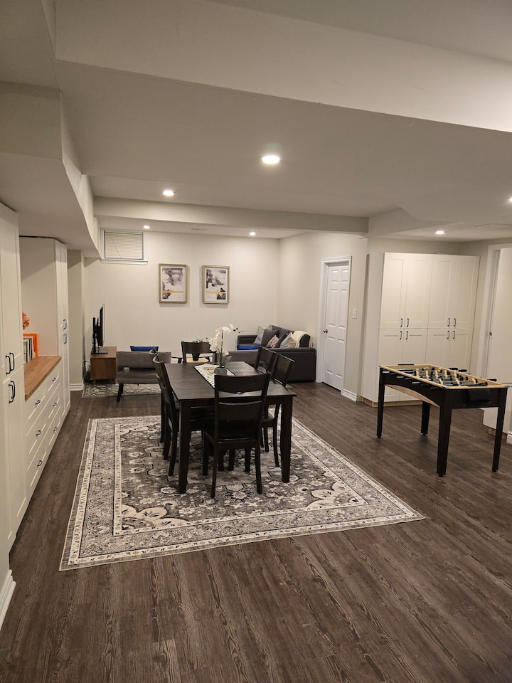 Elegant & Spacious Suite W/ 1 Parking - Whitby - Whitby