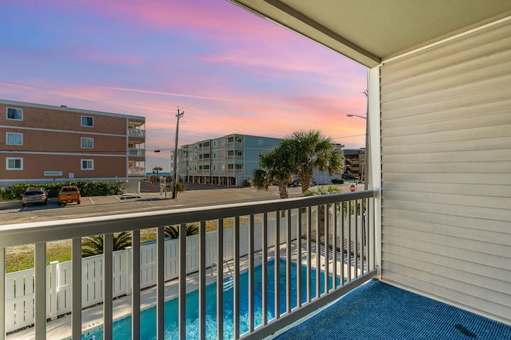Steps To Beach | Pool View Balcony | 3br Condo - Murrells Inlet Beach