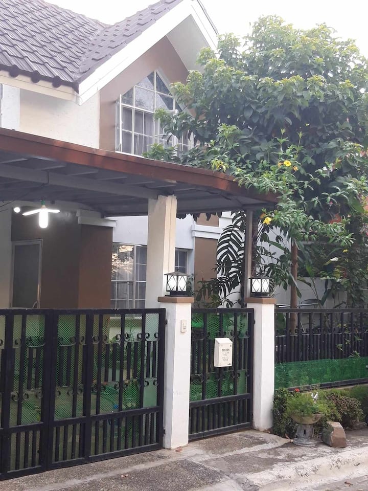 Nice & Cozy Maia House - Angono