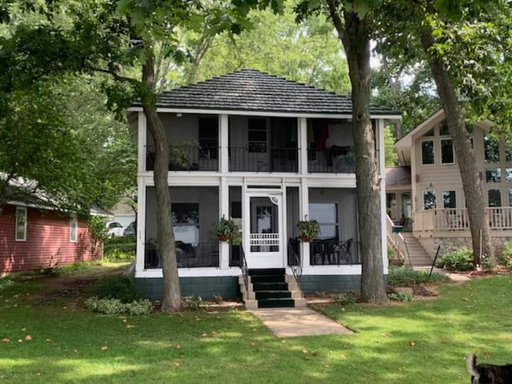 The White Cottage - Water park, Fremont