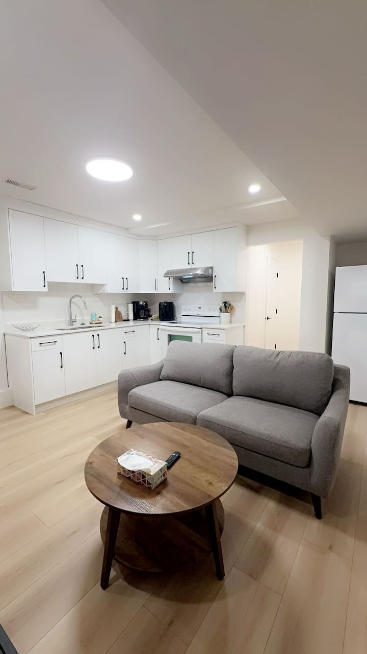 Newly Renovated Modern Retreat - Langley