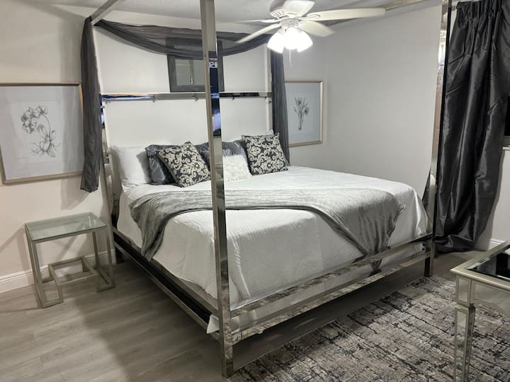 Room In House (Private Bath) No Cleaning Fee! #1 - Stuart, FL