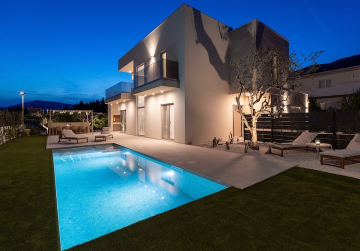 Villa Veluri With 4 Bedrooms And Heated Pool - Split
