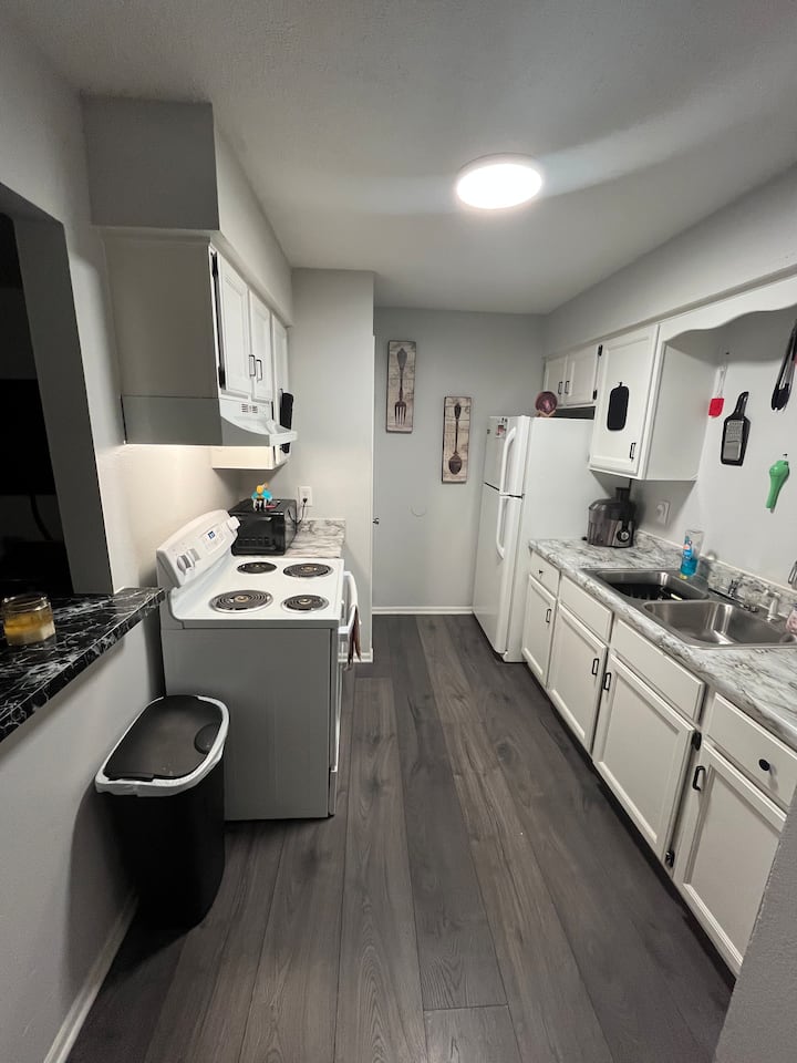 Couples Getaway - Olathe, KS