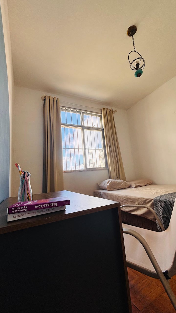 Quarto Ventilado E Confortável - Barra