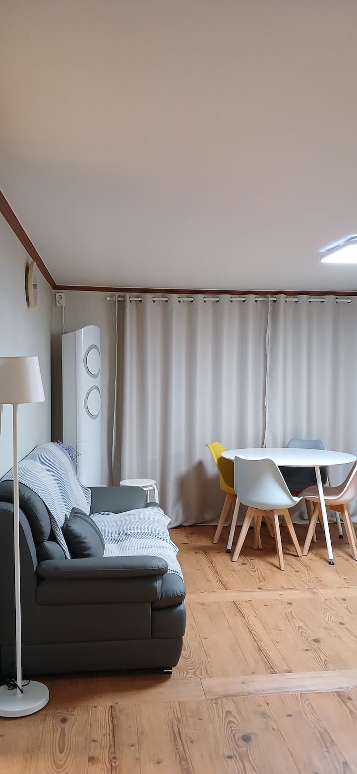 몸만와~서문시장#반월당#교동#동성로~무료주차~키즈룸~스타일러~공기청정기~식기살균기~비데~ - Daegu