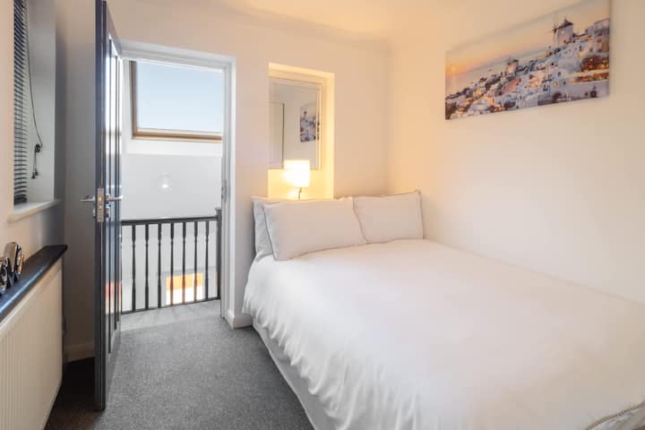 Host & Stay | St Martin's Road - Canterbury