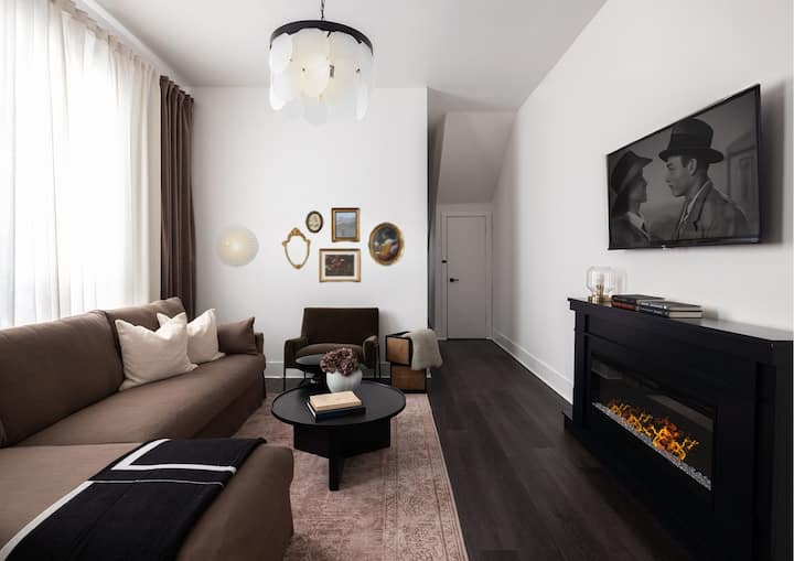 The Grove | 2 Bedroom | Parking | Queen West - Toronto