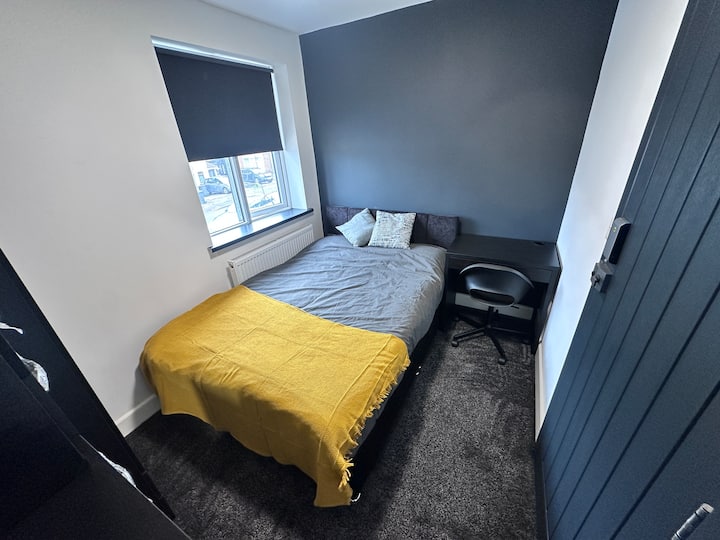 Private Bedrooms In A 6 Bed 3 Bathroom Home, Rm 4 - Bristol