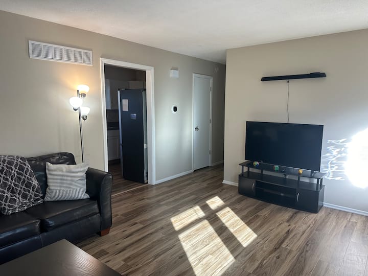 3 Bedroom Home With 5 Beds! - Independence, MO