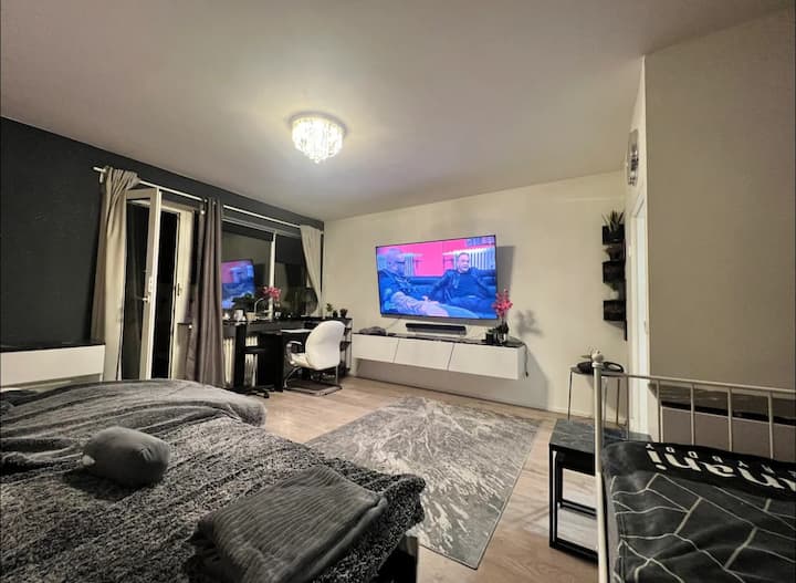 2 Room Flat ! Top Location ! - Kleinmachnow