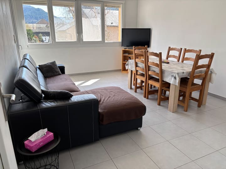 Appartement Lumineux Avec 3 Chambres - Florac