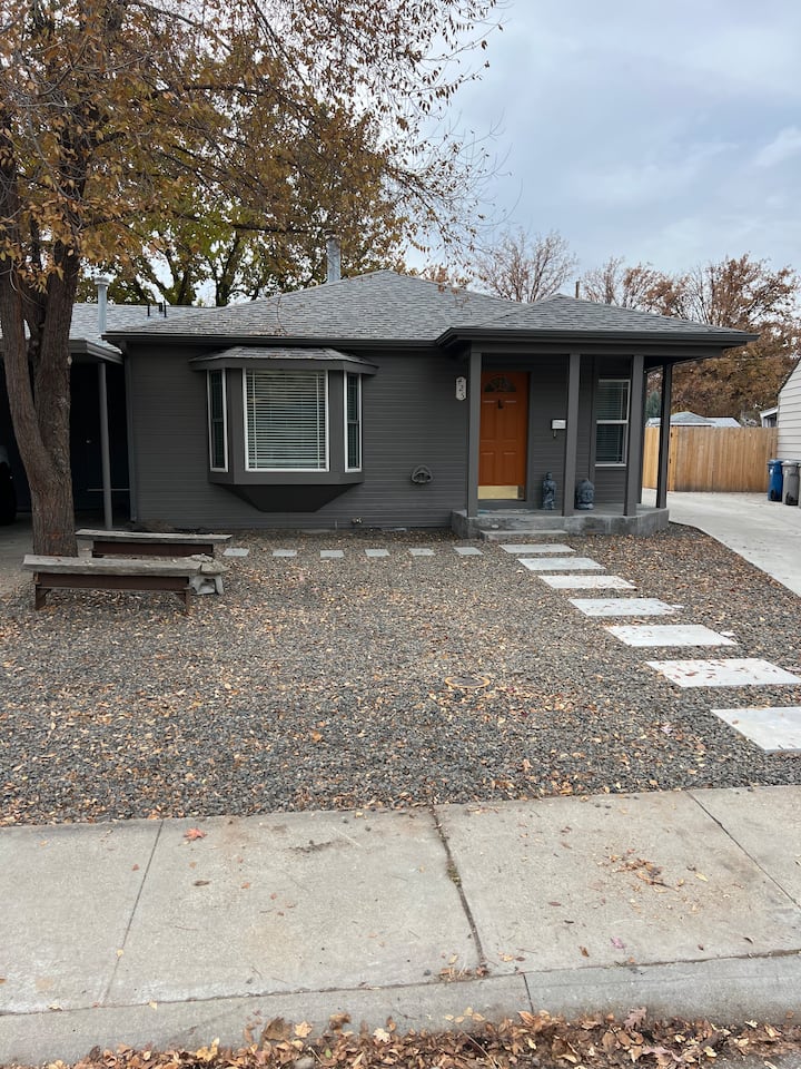 Minutes From Downtown, Green Belt And Tablerock! - Boise, ID