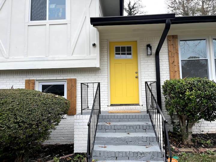 Chic Pad Near Atl Airport - Riverdale, GA