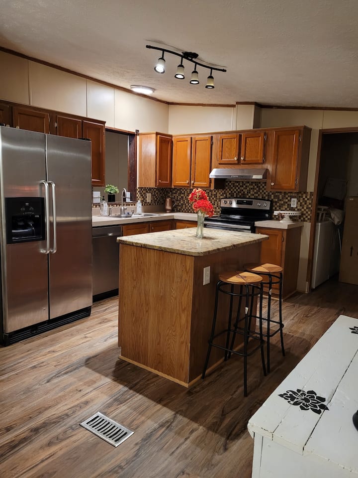 Geee Wiiiz! Geneva It Is! - Geneva, OH