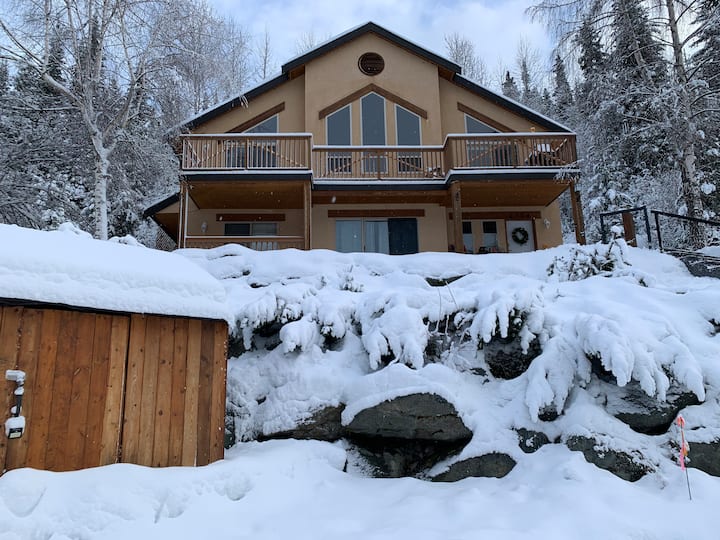 Eagles' Hideaway At Sun Peaks H101091584 - Sun Peaks