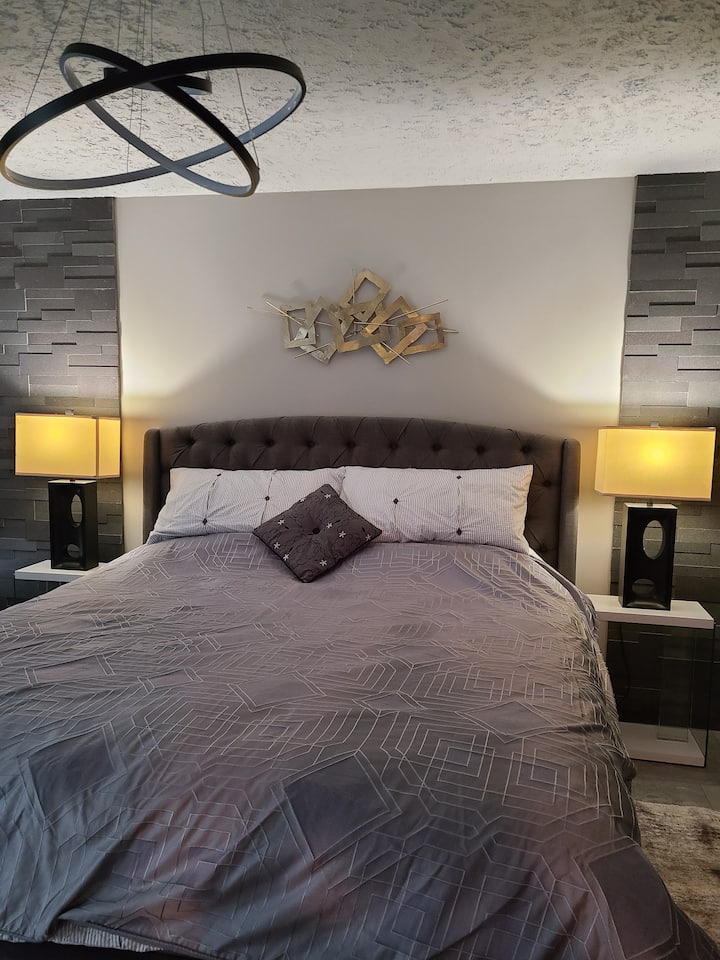 Moon Shine Master Bedroom - Red Deer